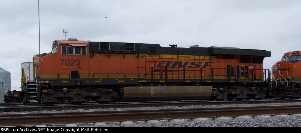 BNSF 7023
